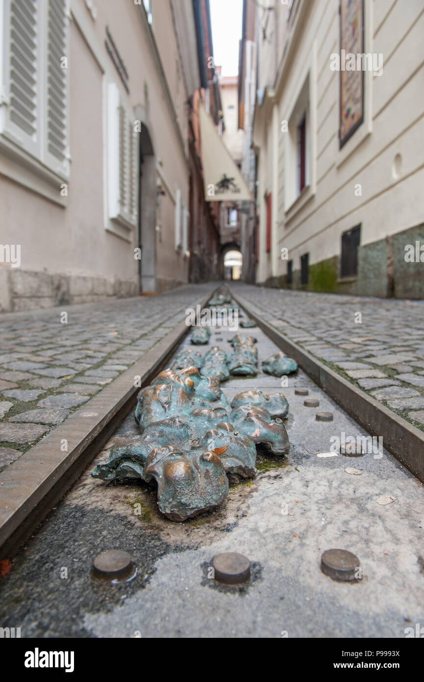 M art installation hi-res stock photography and images - Alamy