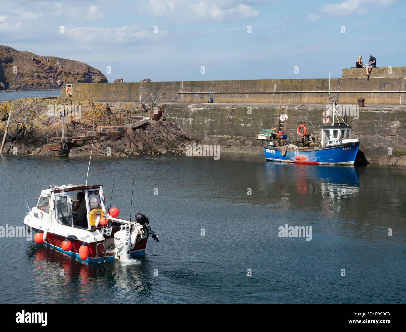 Scuba diving st abbs scotland hi-res stock photography and images - Alamy