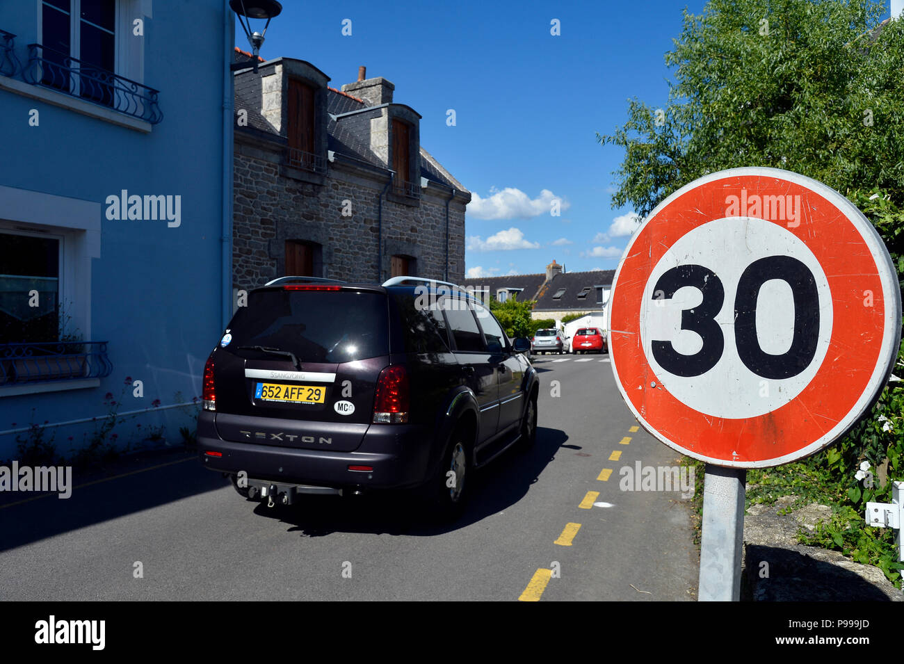 Port restricted area hi-res stock photography and images - Alamy