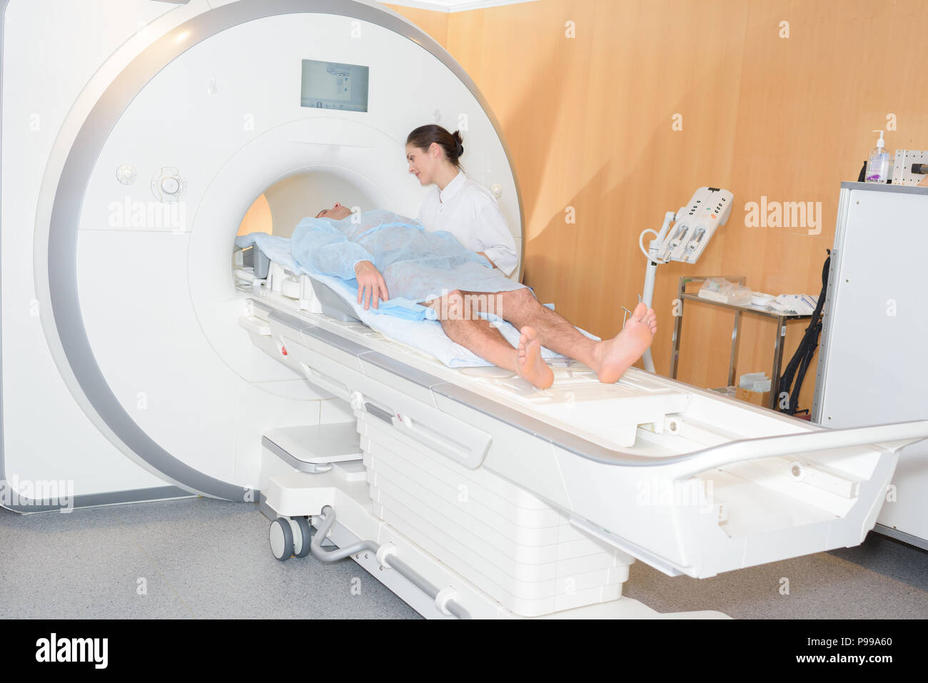 patient inside an MRI Stock Photo - Alamy