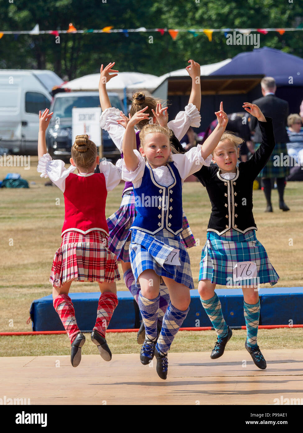 Traditional dress scottish dancing young hi-res stock photography and ...