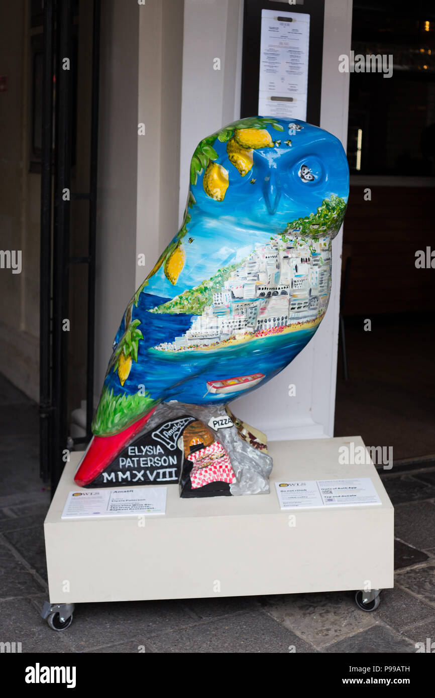 Minerva's Owls of Bath Sculptures Stock Photo - Alamy