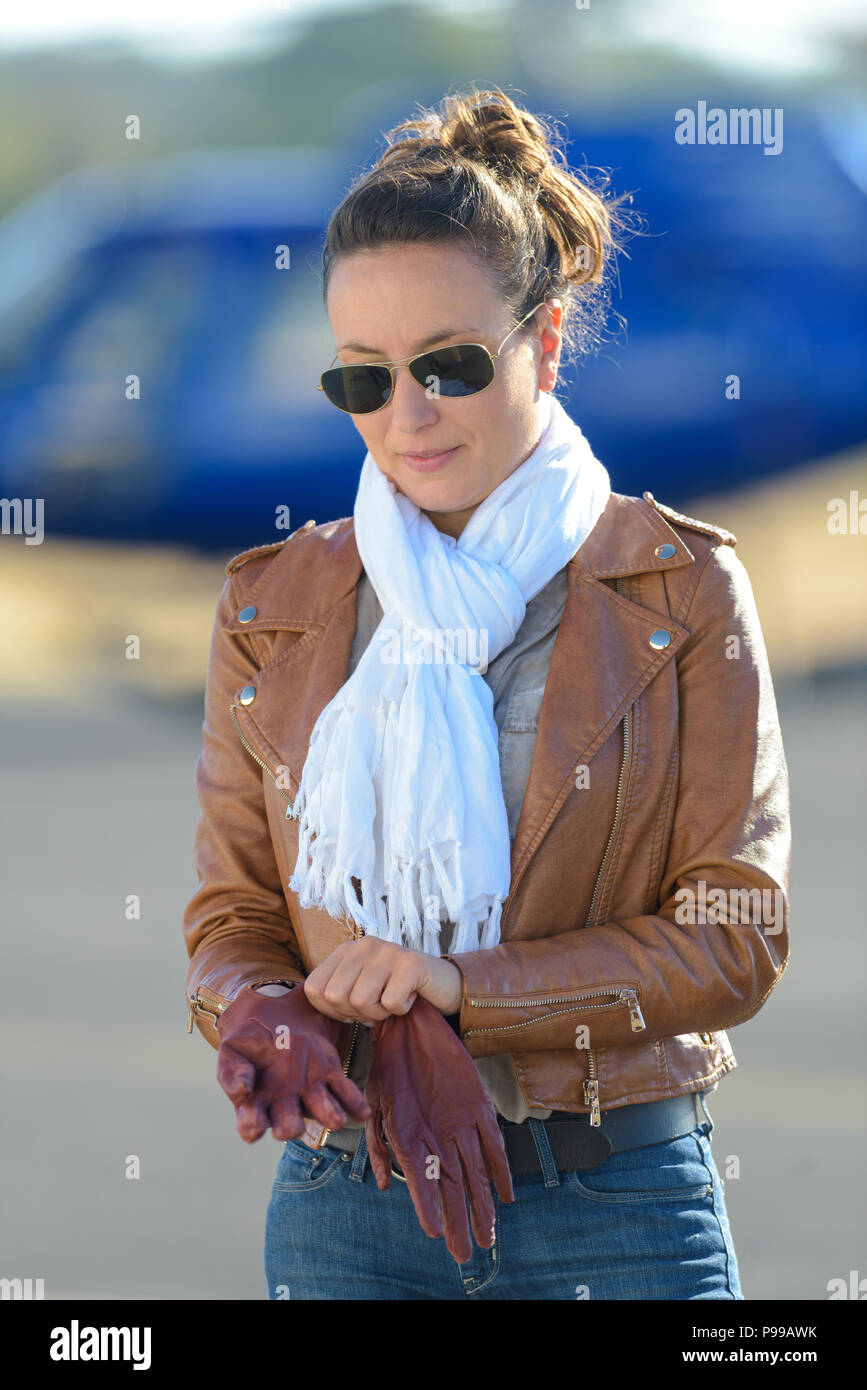 Female pilots hi-res stock photography and images - Alamy