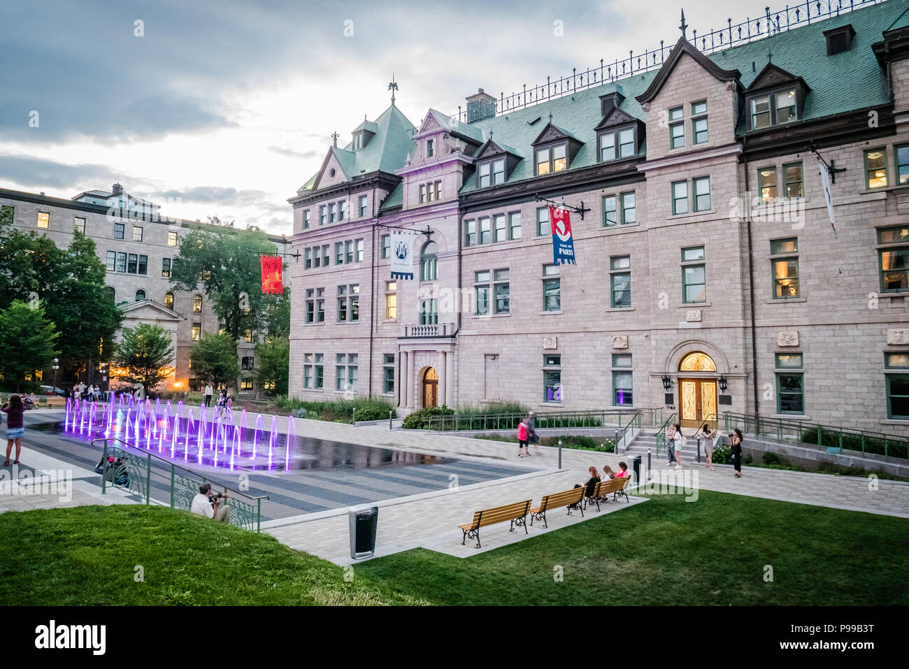government building quebec city Stock Photo - Alamy
