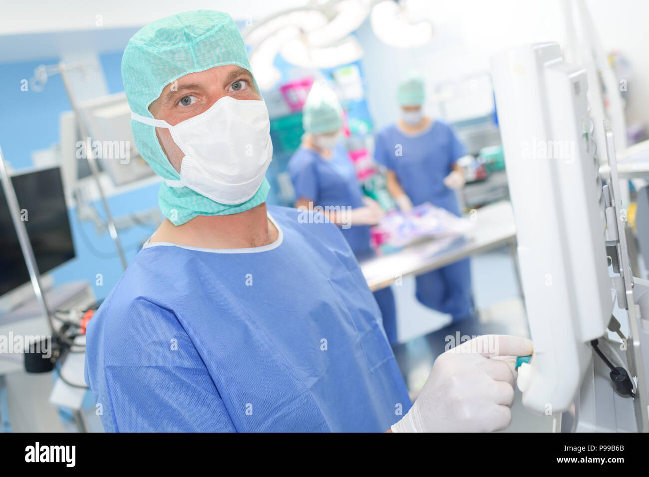 portrait of surgeon in the operating room Stock Photo - Alamy