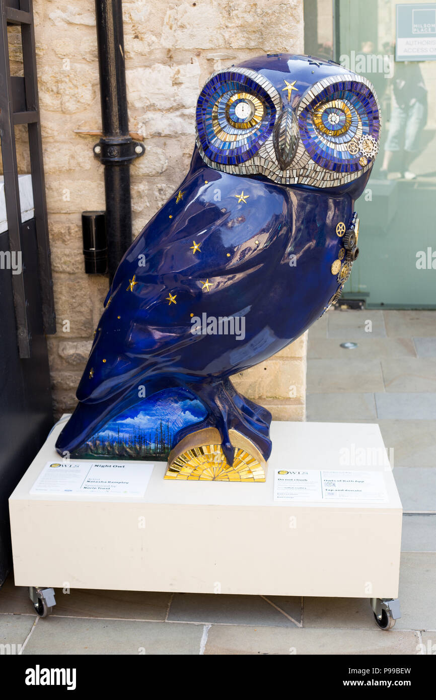 Minerva's Owls of Bath Sculptures Stock Photo - Alamy