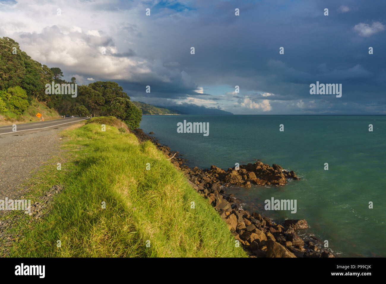 Coromandel peninsula new zealand road hi-res stock photography and ...