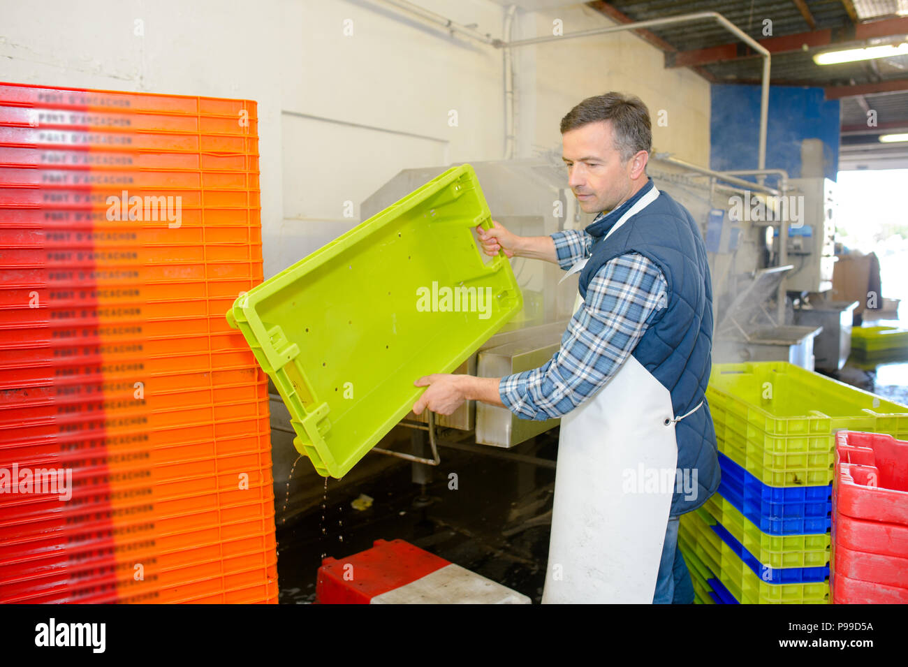 Stacking crates hi-res stock photography and images - Alamy