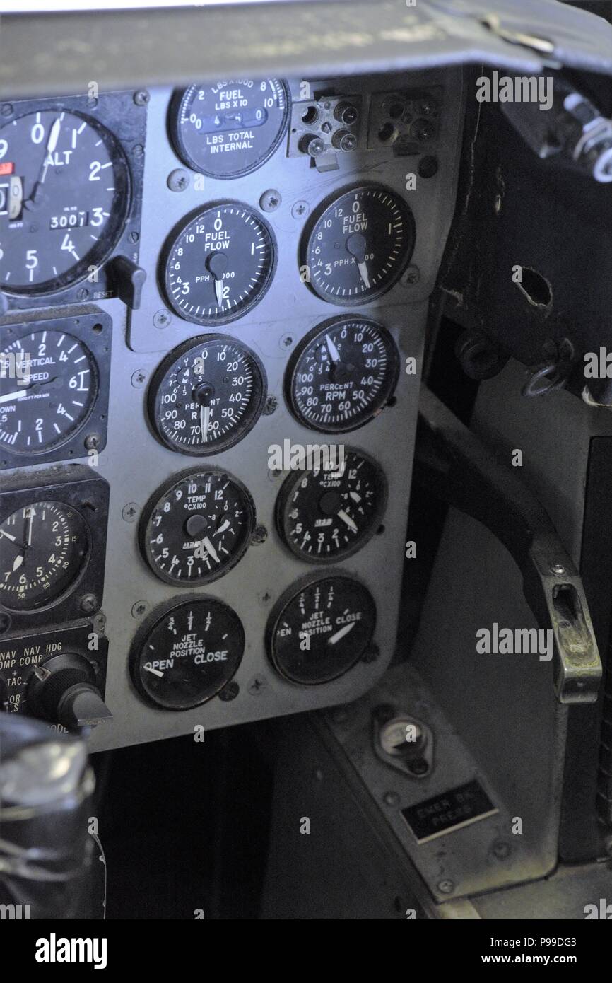 Fighter plane gauges; f4 Phantom Stock Photo - Alamy