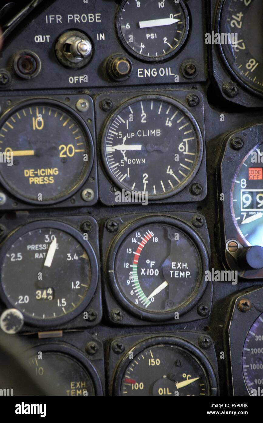 Cockpit gauges hi-res stock photography and images - Alamy