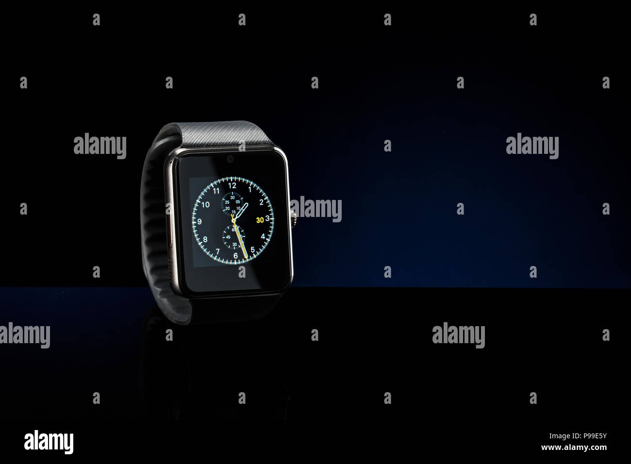 Smart watch wearable blank screen hi-res stock photography and images ...