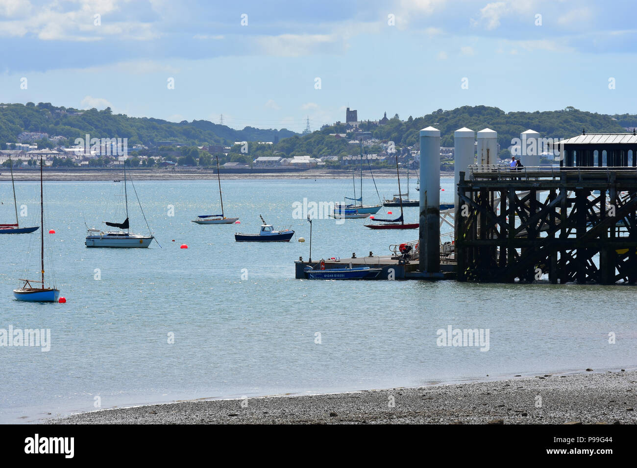 Pontoon landing stage hi-res stock photography and images - Alamy