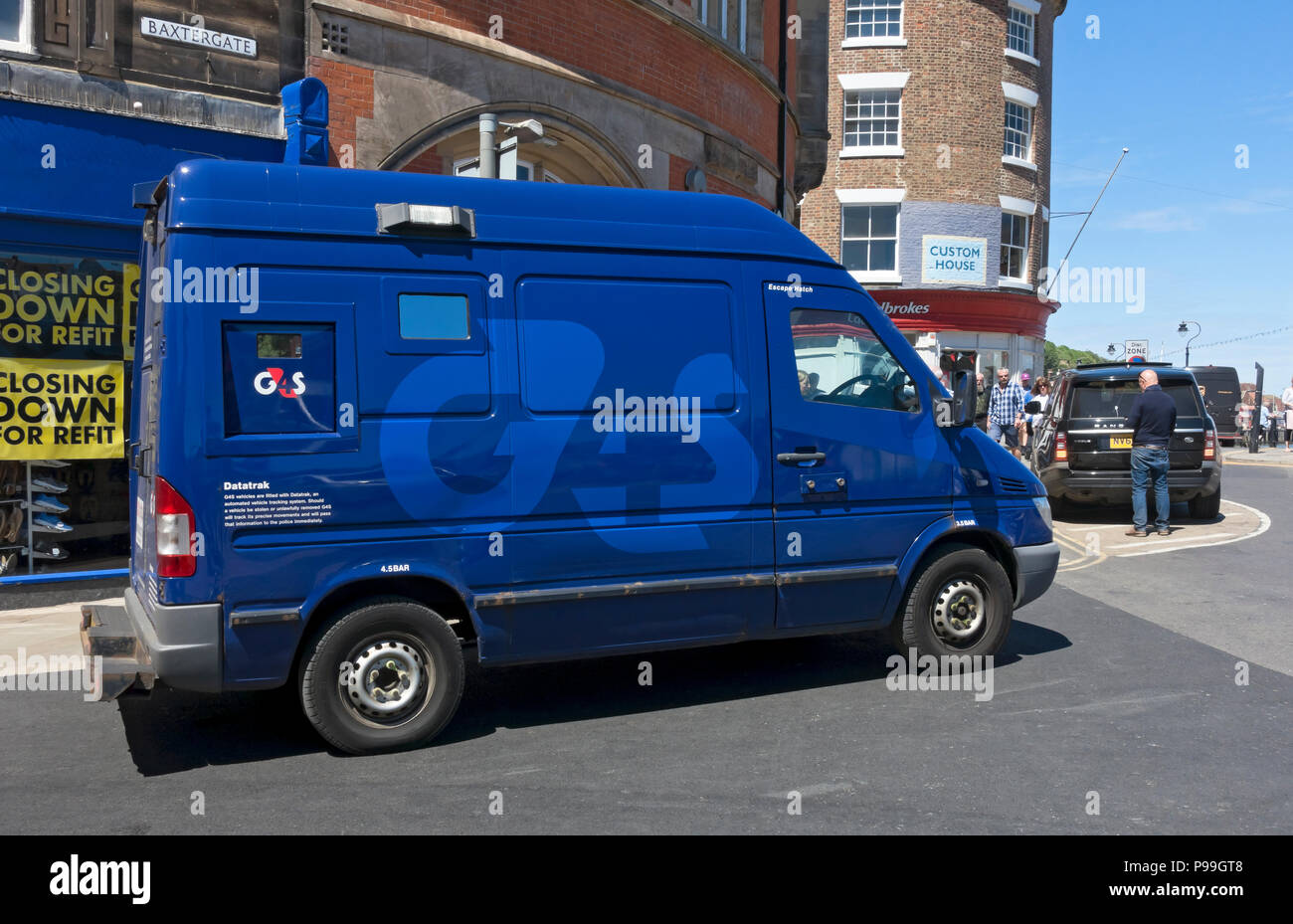 Security van g4s hi-res stock photography and images - Alamy