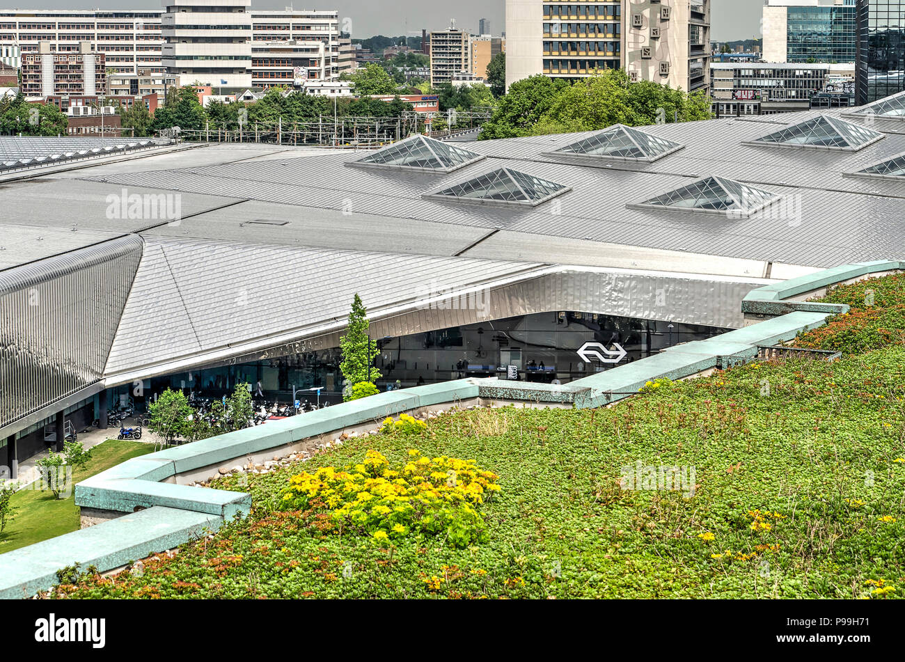 Stainless steel roof hi-res stock photography and images - Alamy