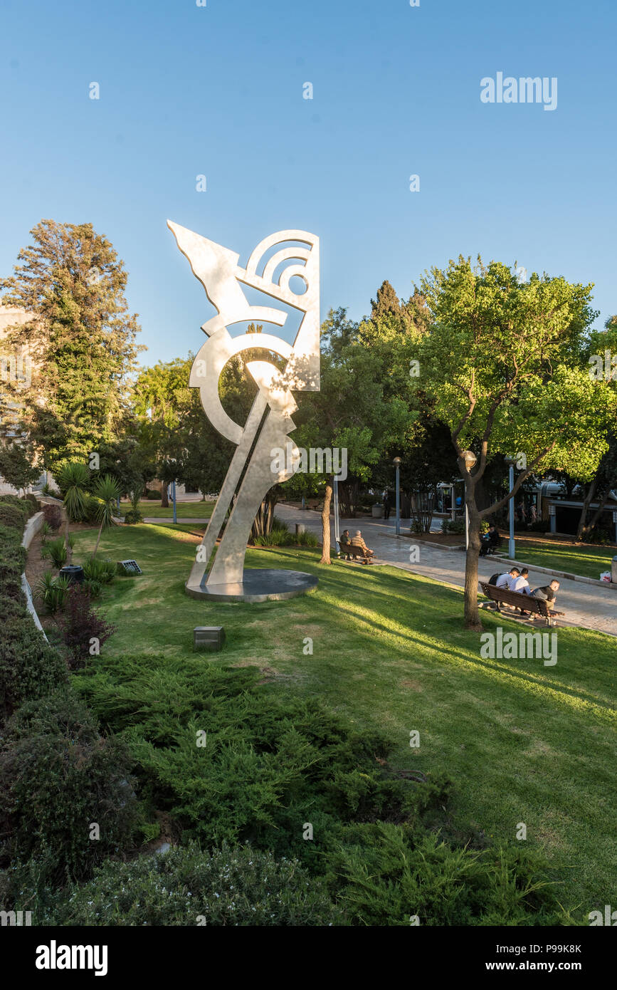 Israel, Jerusalem - 12 July 2018: Modern head by Roy Lichtenstein in ...