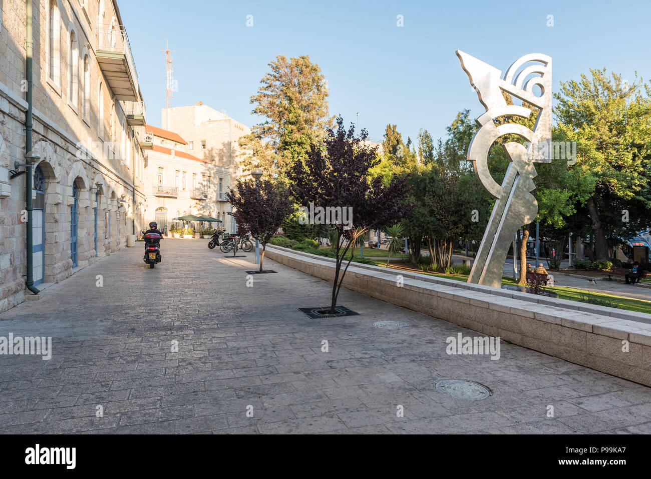 Israel, Jerusalem - 12 July 2018: Modern head by Roy Lichtenstein in ...