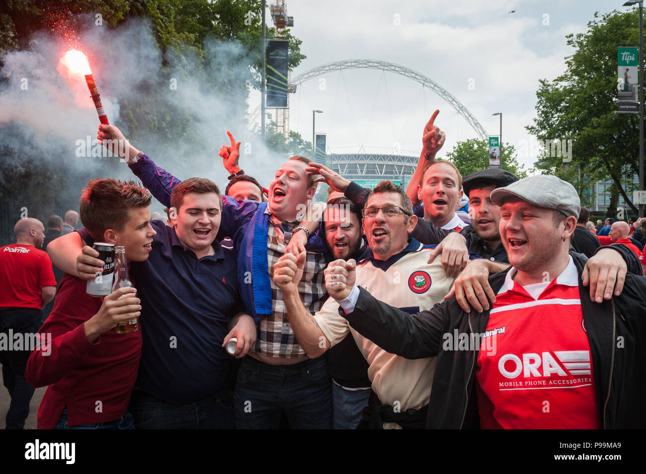 Millwall fans arrive hi-res stock photography and images - Alamy