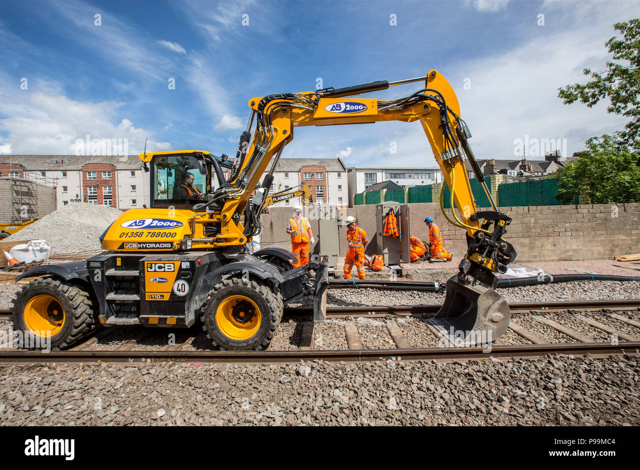 Construction workers uk hi-res stock photography and images - Alamy