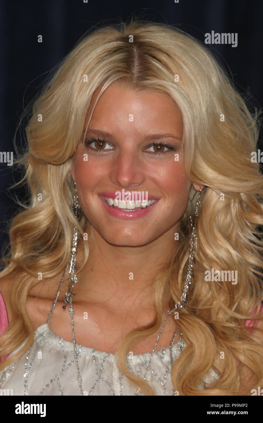 JESSICA SIMPSON 2004 Photo By John Barrett/PHOTOlink.net Stock Photo - Alamy