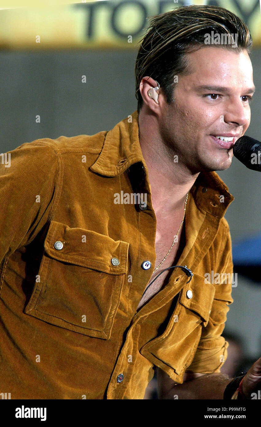Ricky martin 2003 hi-res stock photography and images - Alamy