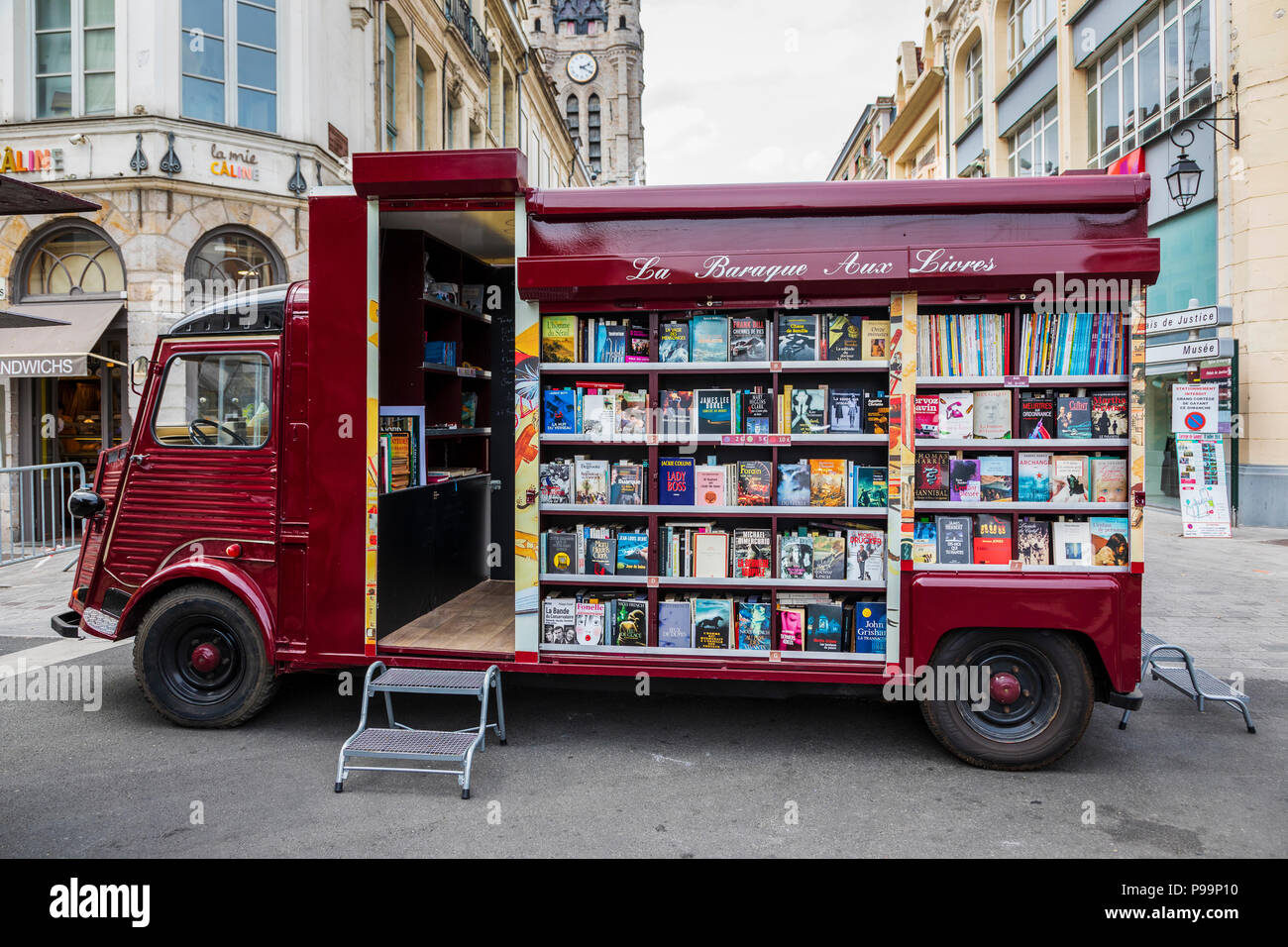 Mobile library vehicle hi-res stock photography and images - Alamy