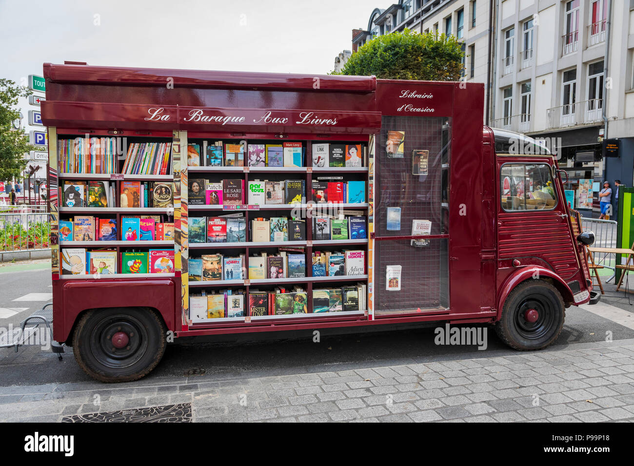 Bookstore hi-res stock photography and images - Alamy