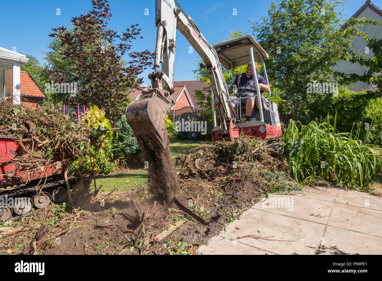 Digger garden hi-res stock photography and images - Alamy