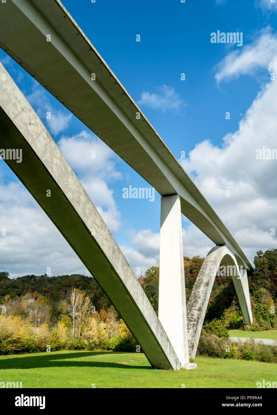 Double Arch Bridge at Natchez Trace Parkway near Franklin, TN, fall ...