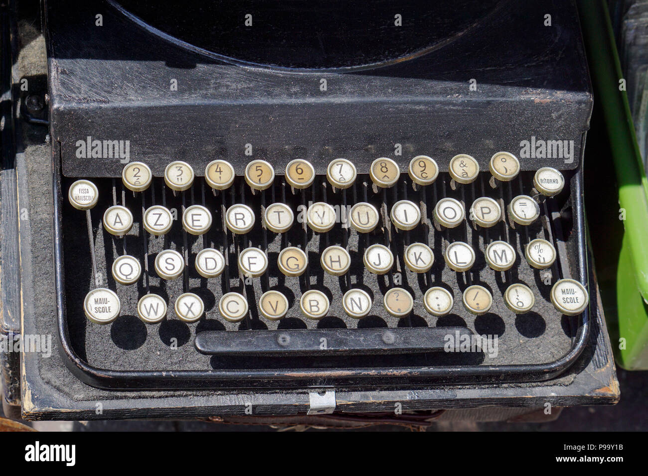 Vintage style journalist typewriter keyboard Stock Photo - Alamy