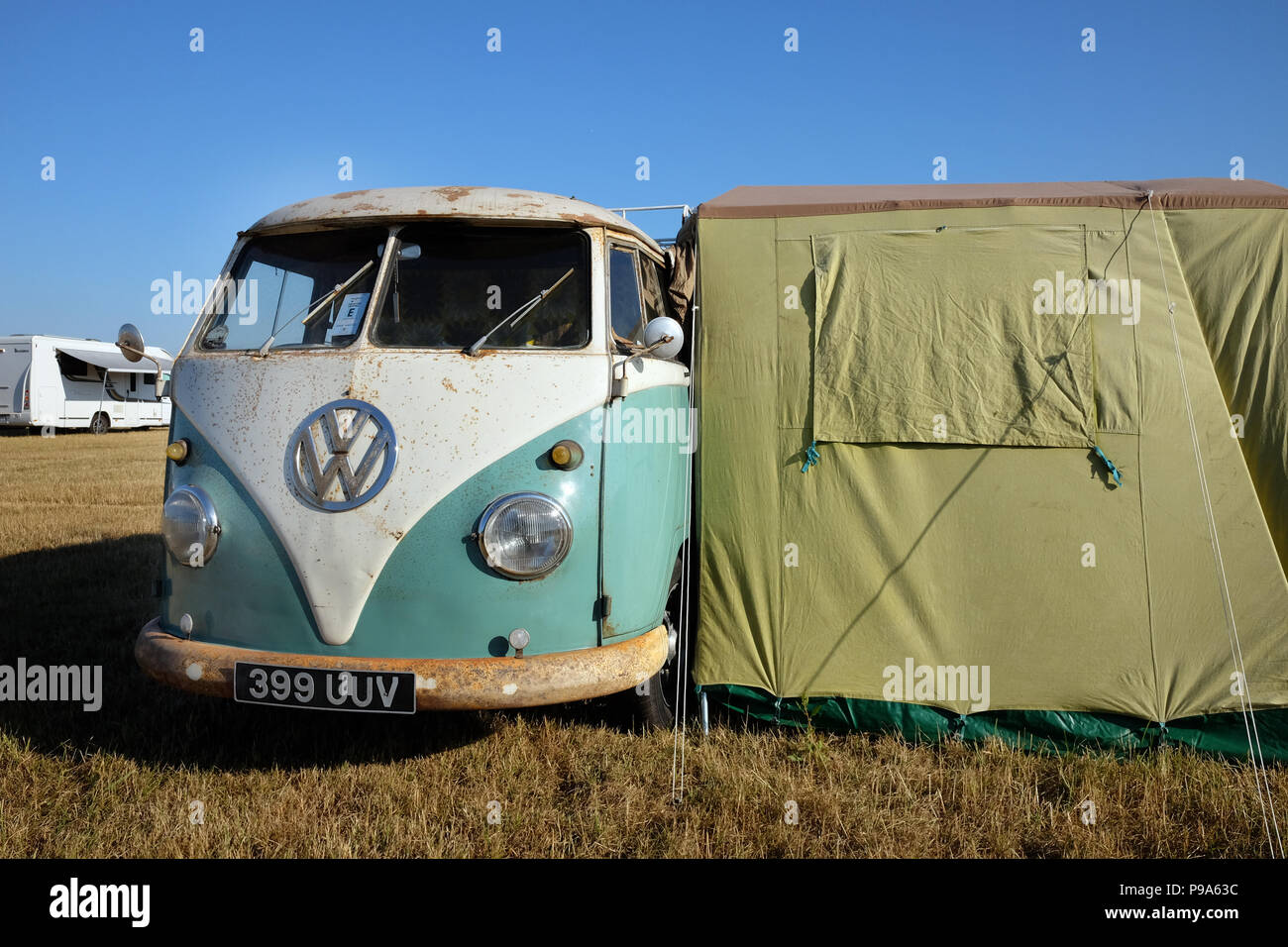 Split screen camper van hi-res stock photography and images - Alamy