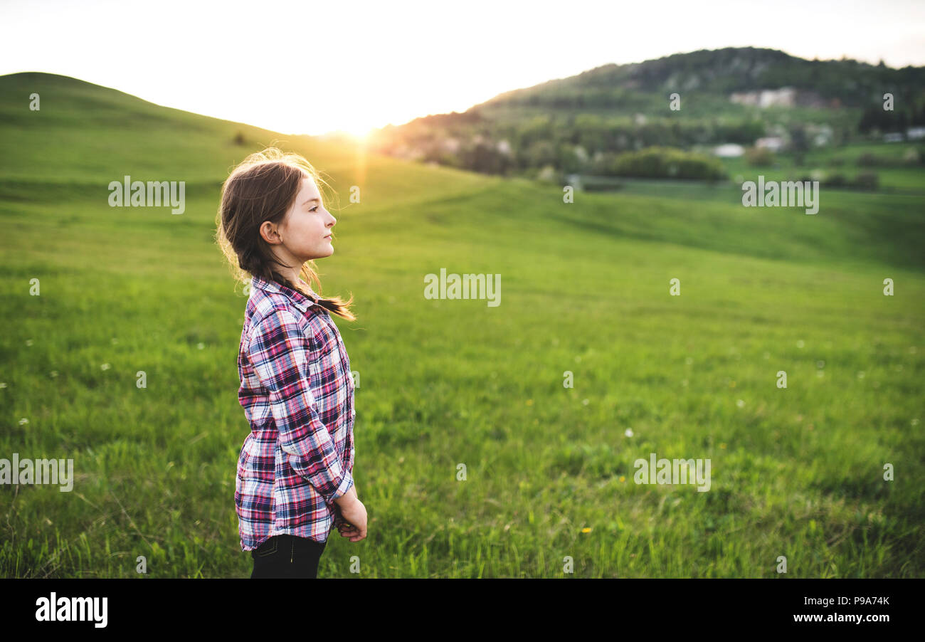 Child standing outside hi-res stock photography and images - Alamy