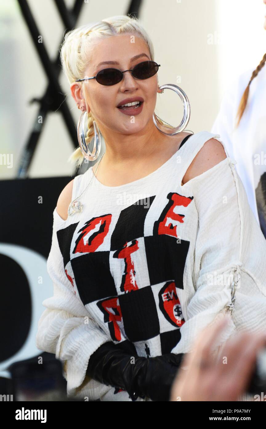Christina Aguilera Performs On Today Show In Nyc Featuring Christina