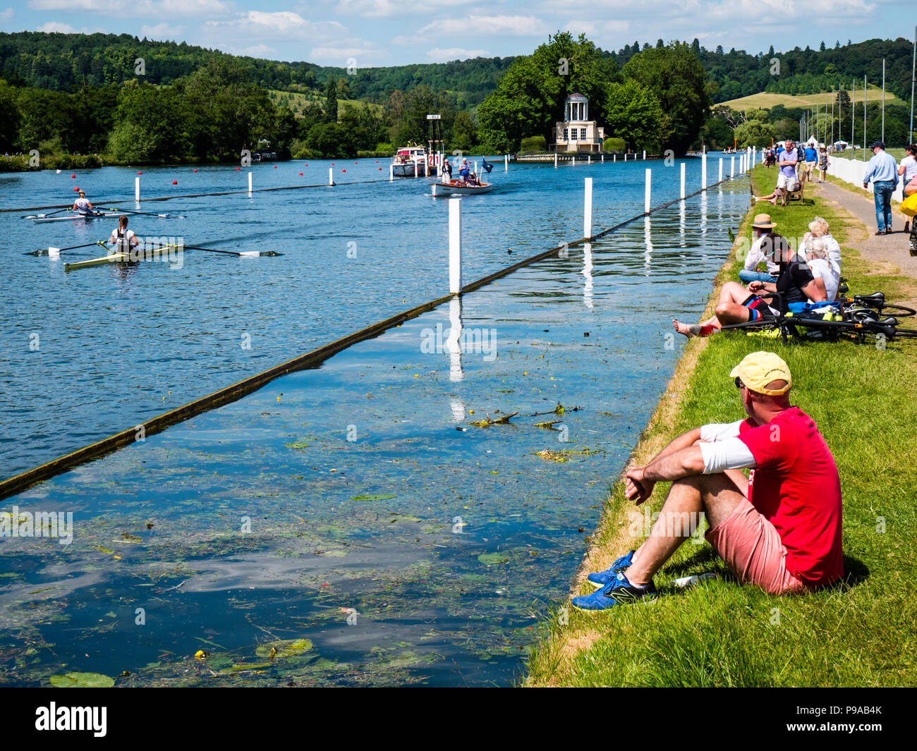 Spectators, Watching, Rowing, Racing, Regatta, Henley-on-Thames ...