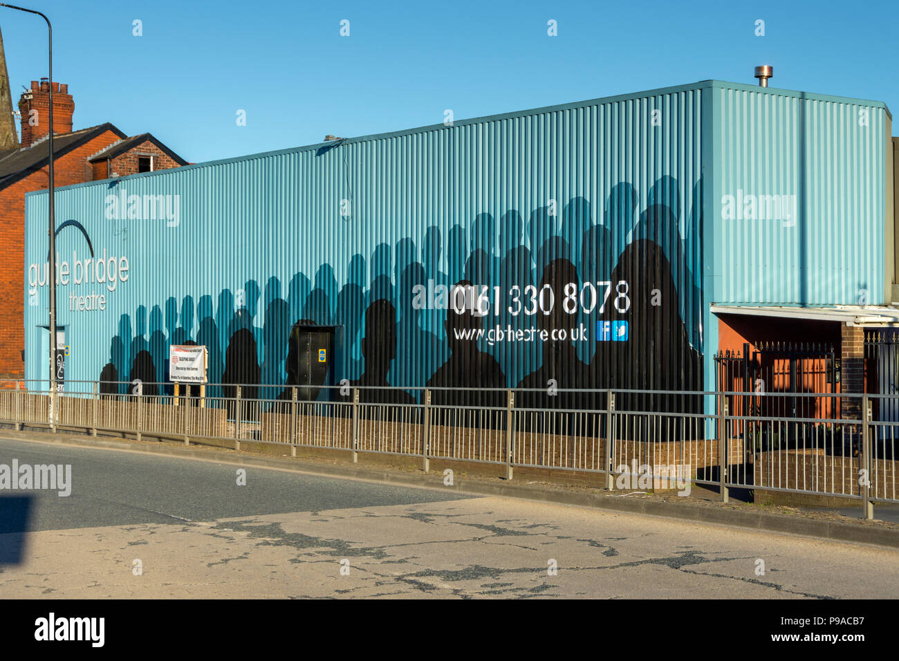 Guide bridge theatre hi-res stock photography and images - Alamy