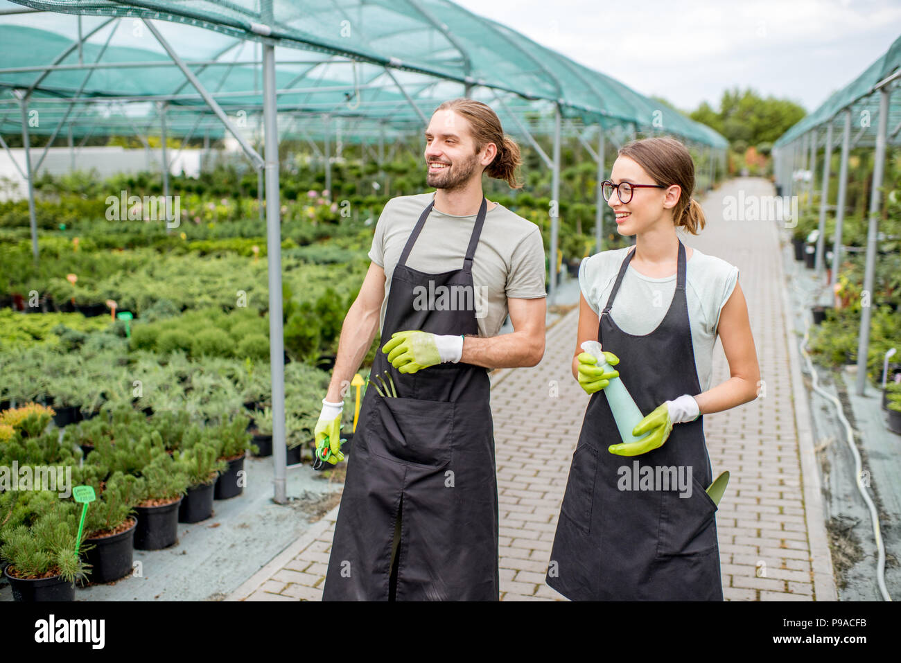 Workers in uniform hi-res stock photography and images - Alamy