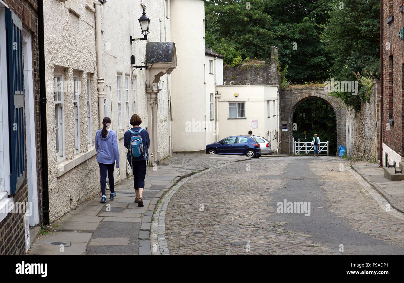 Cobbled street durham uk hi-res stock photography and images - Alamy