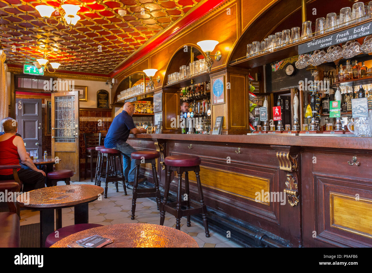 Britons protection pub manchester hi-res stock photography and images ...