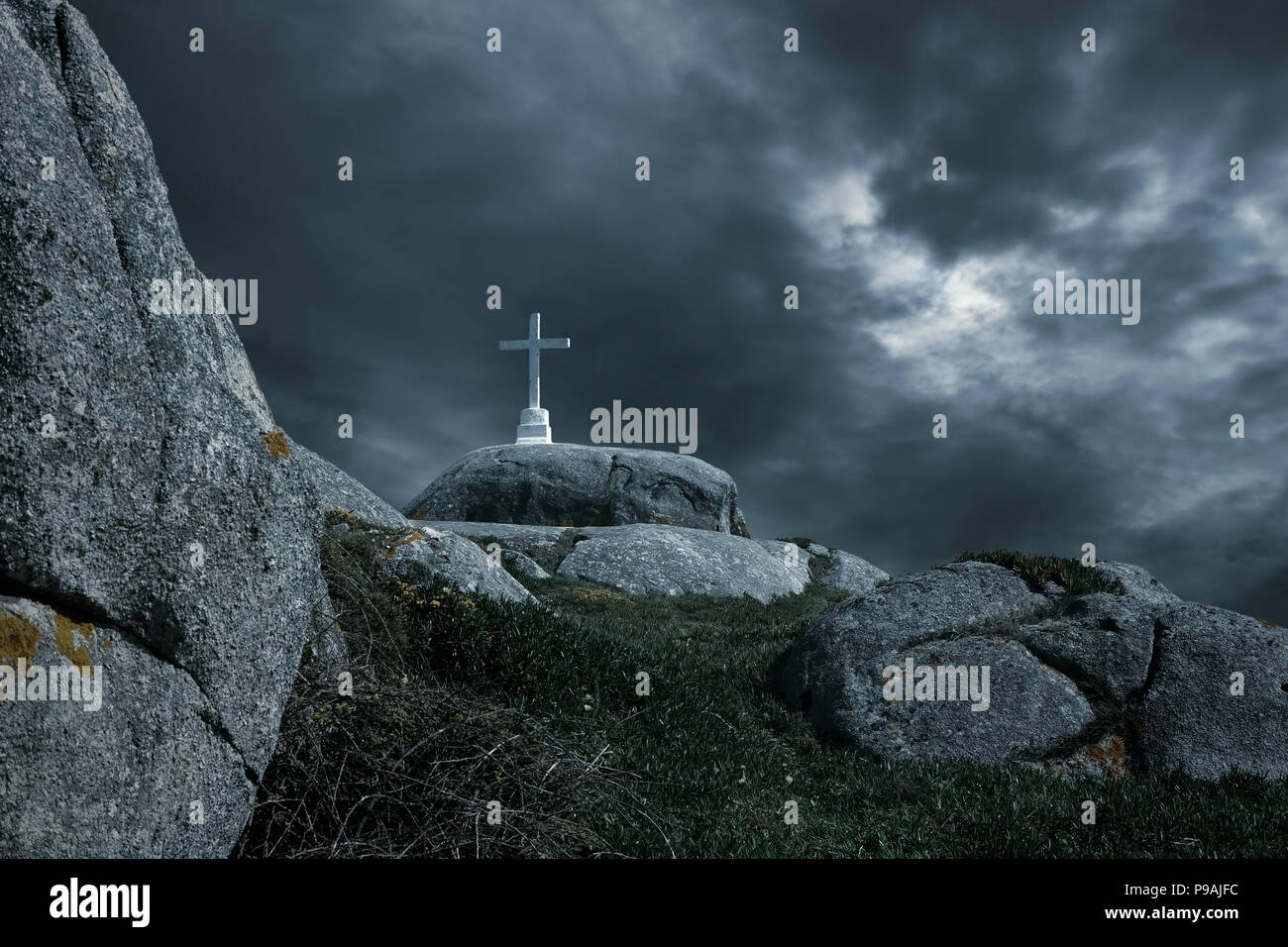 Lonely cross hi-res stock photography and images - Alamy