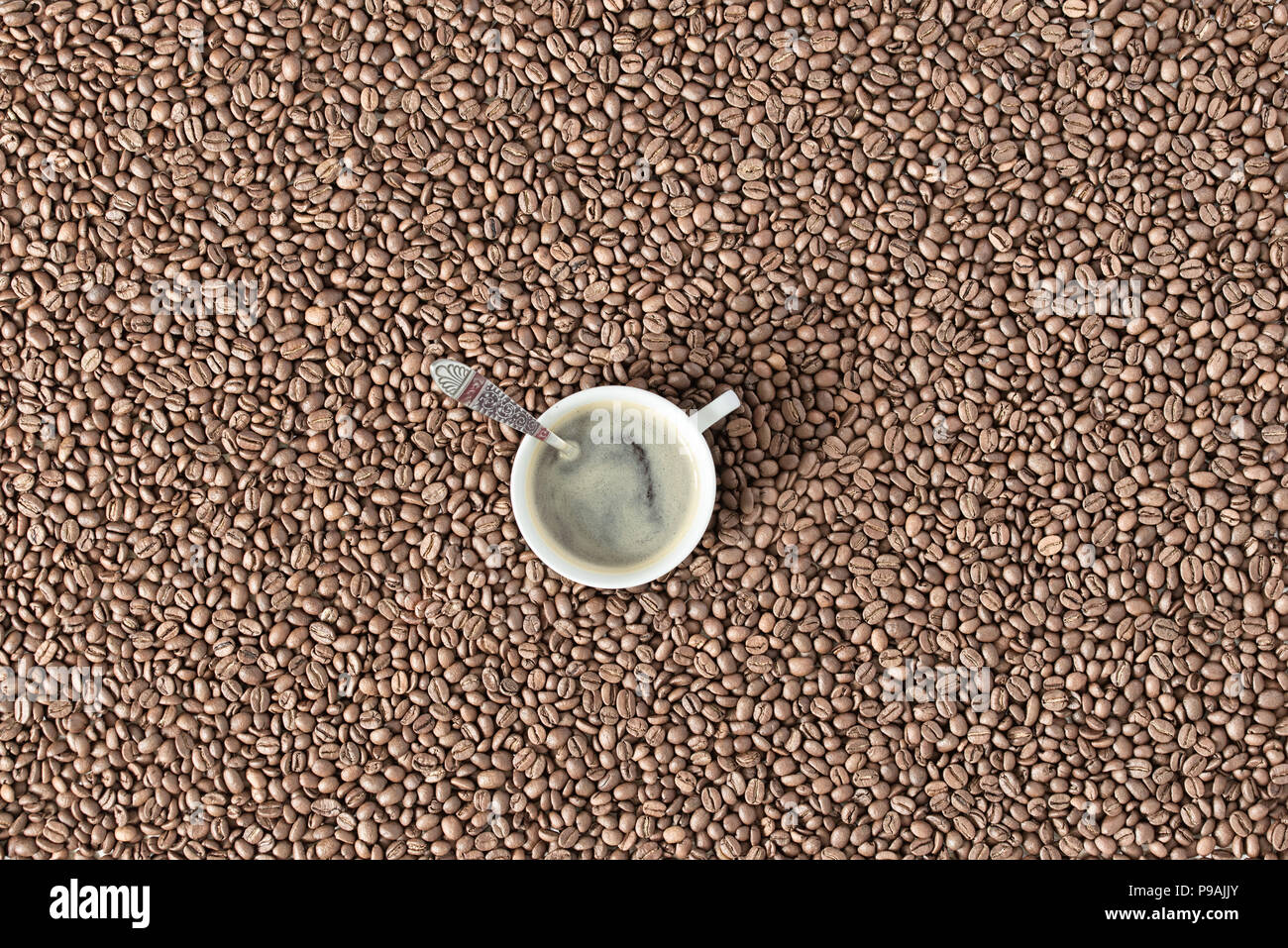 Coffee beans background. Top view of coffee beans Stock Photo - Alamy