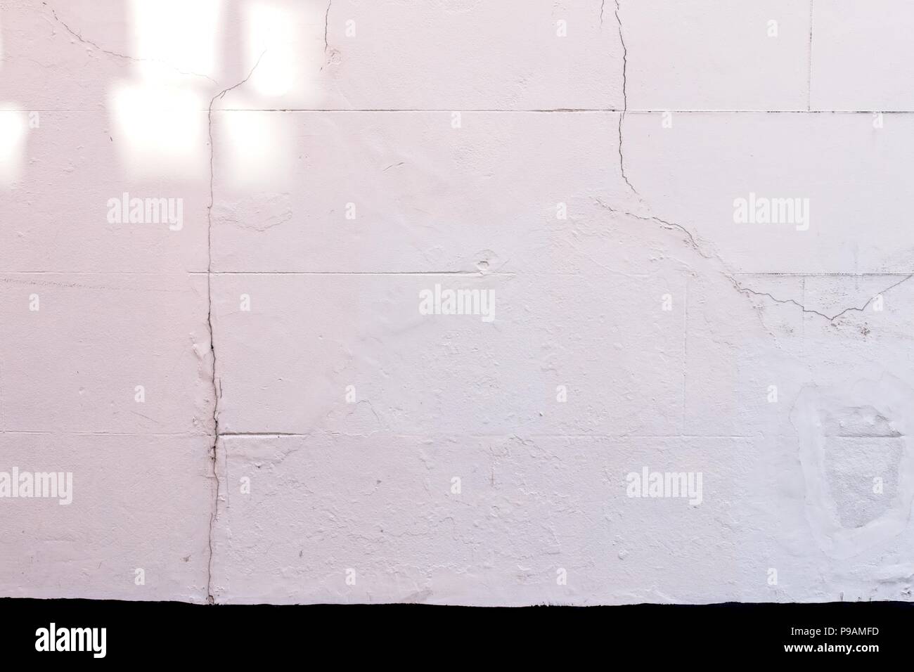 Whitewashed brick wall Stock Photo - Alamy