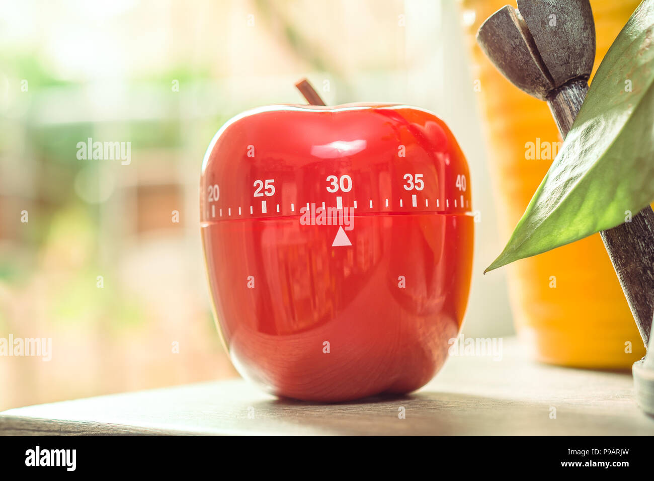 Red apple kitchen timer hi-res stock photography and images - Alamy