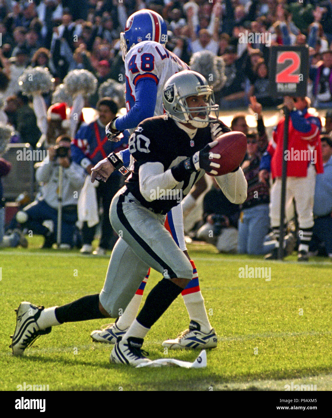 Oakland, California, USA. 24th Dec, 1995. Oakland Raiders vs. Denver ...