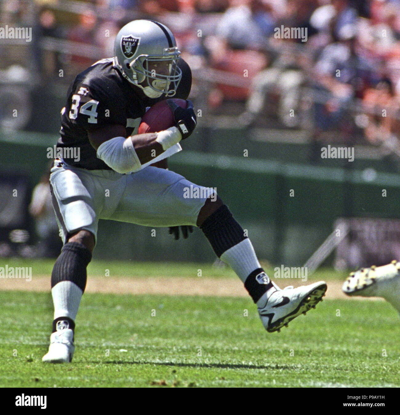 Oakland, California, USA. 12th Aug, 1995. Oakland Raiders vs. St. Louis ...