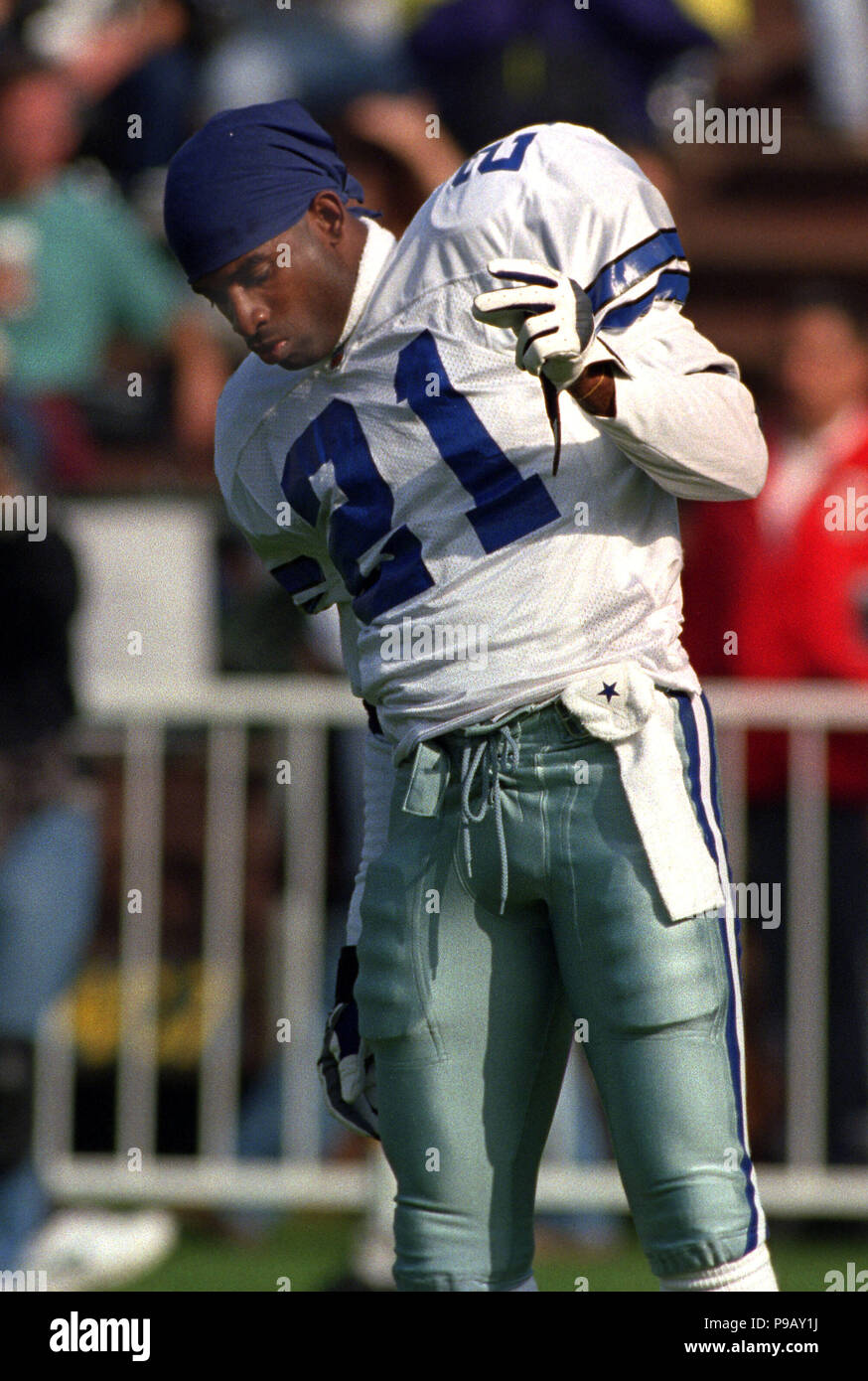Oakland, California, USA. 19th Nov, 1995. Oakland Raiders vs. Dallas ...