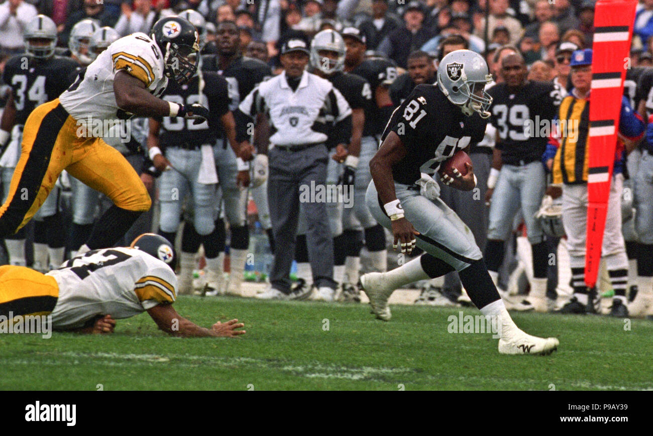 Oakland, California, USA. 10th Dec, 1995. Oakland Raiders vs ...