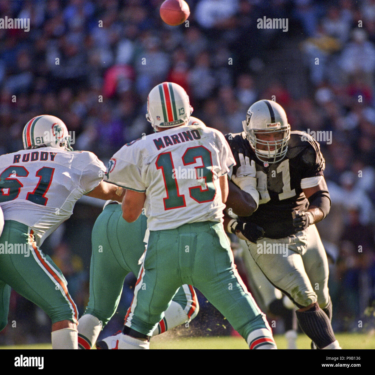 Oakland, California, USA. 1st Dec, 1996. Oakland Raiders vs. Miami ...