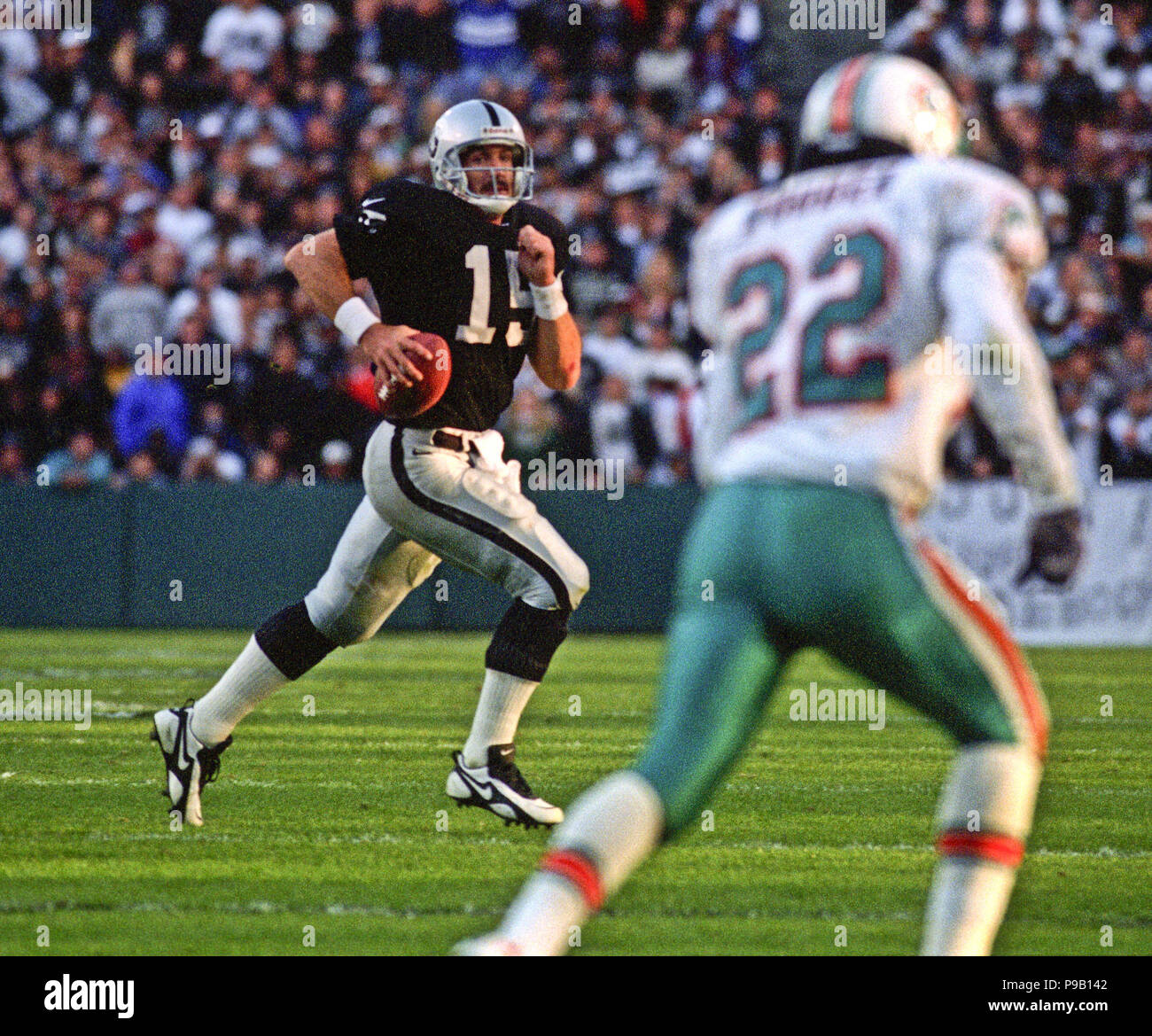 Oakland, California, USA. 1st Dec, 1996. Oakland Raiders vs. Miami ...
