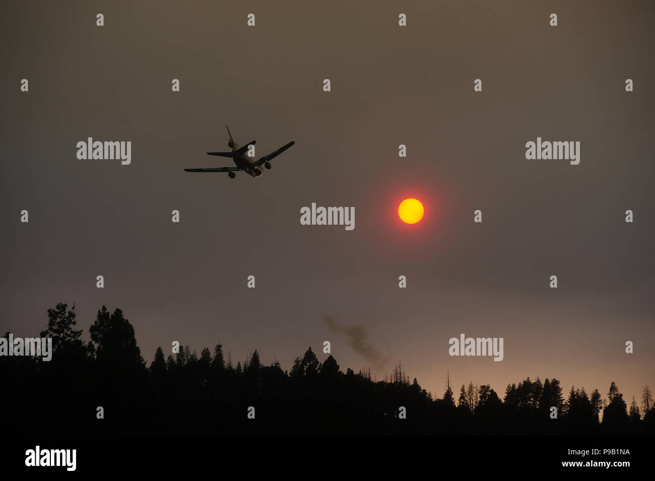 Mariposa, California, USA. 16th July, 2018. Just before sunset, the ...