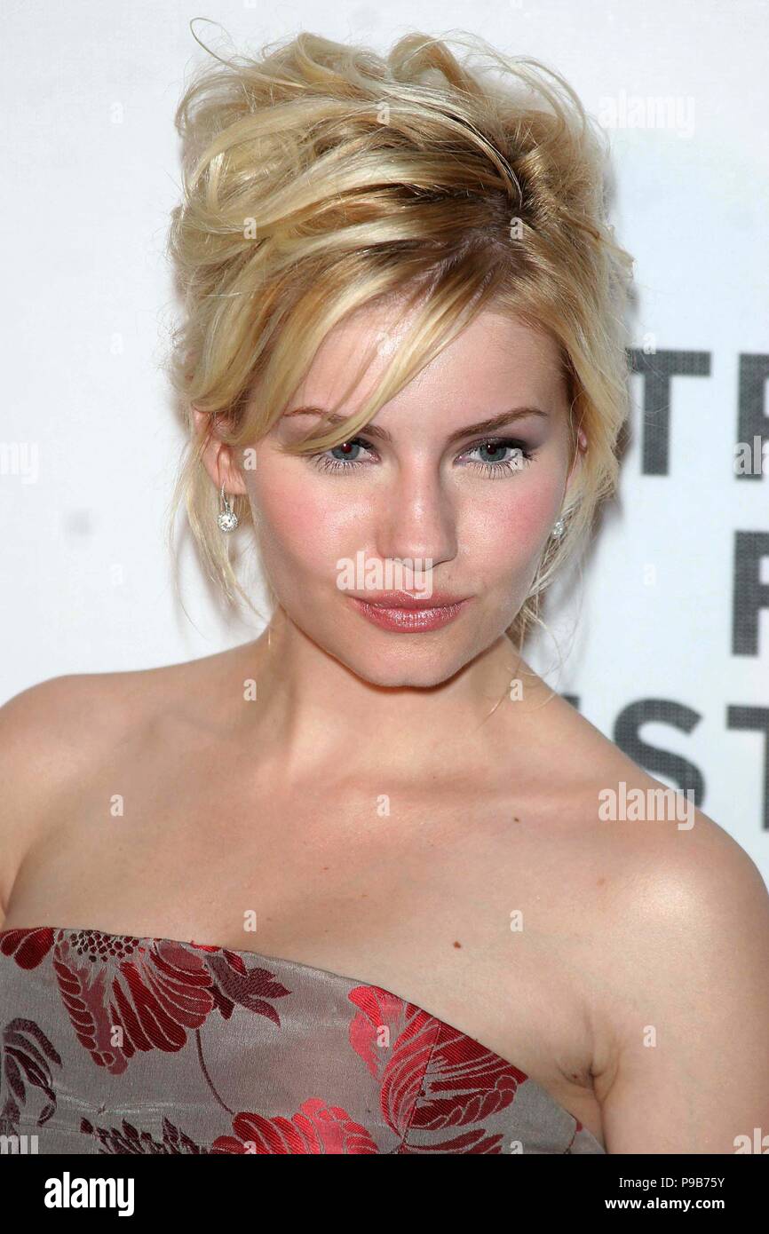 ELISHA CUTHBERT 2005 Photo By John Barrett/PHOTOlink. Photo via Newscom Stock Photo - Alamy