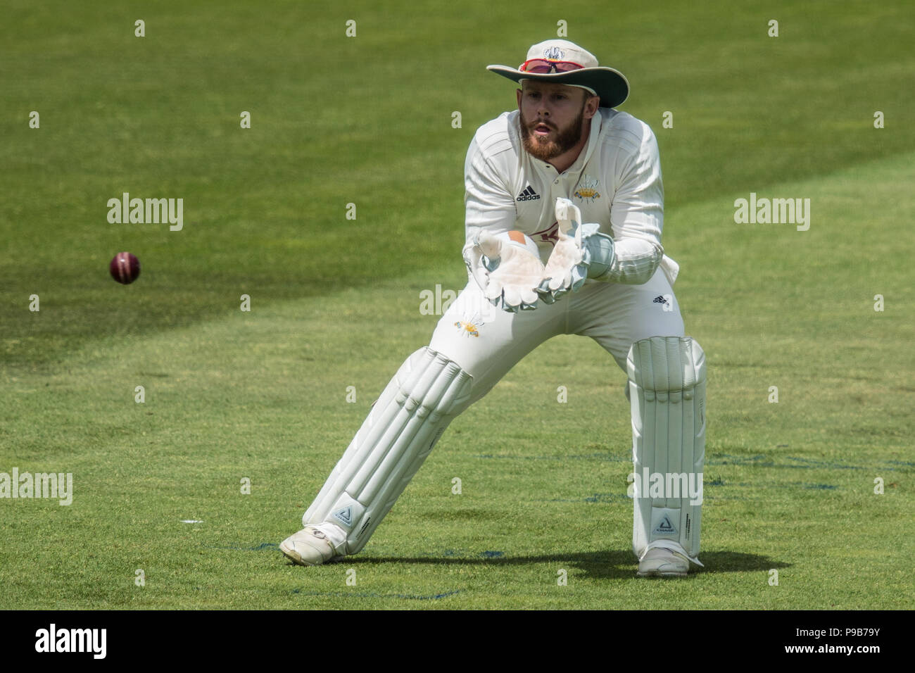 London,UK. 17 July, 2018. Adam Rouse behind the stumps for Surrey ...